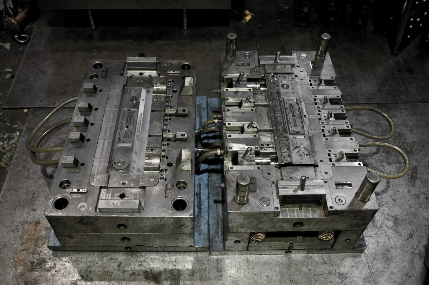 What is Precision Molding? A Complete Guide